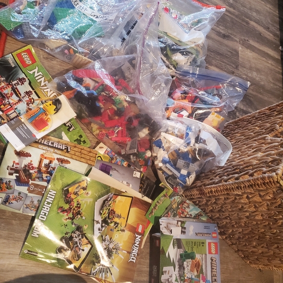 Lego | Toys | 7 Lego Sets Mindcraft Ninjago Etc Over 300 Pieces With ...